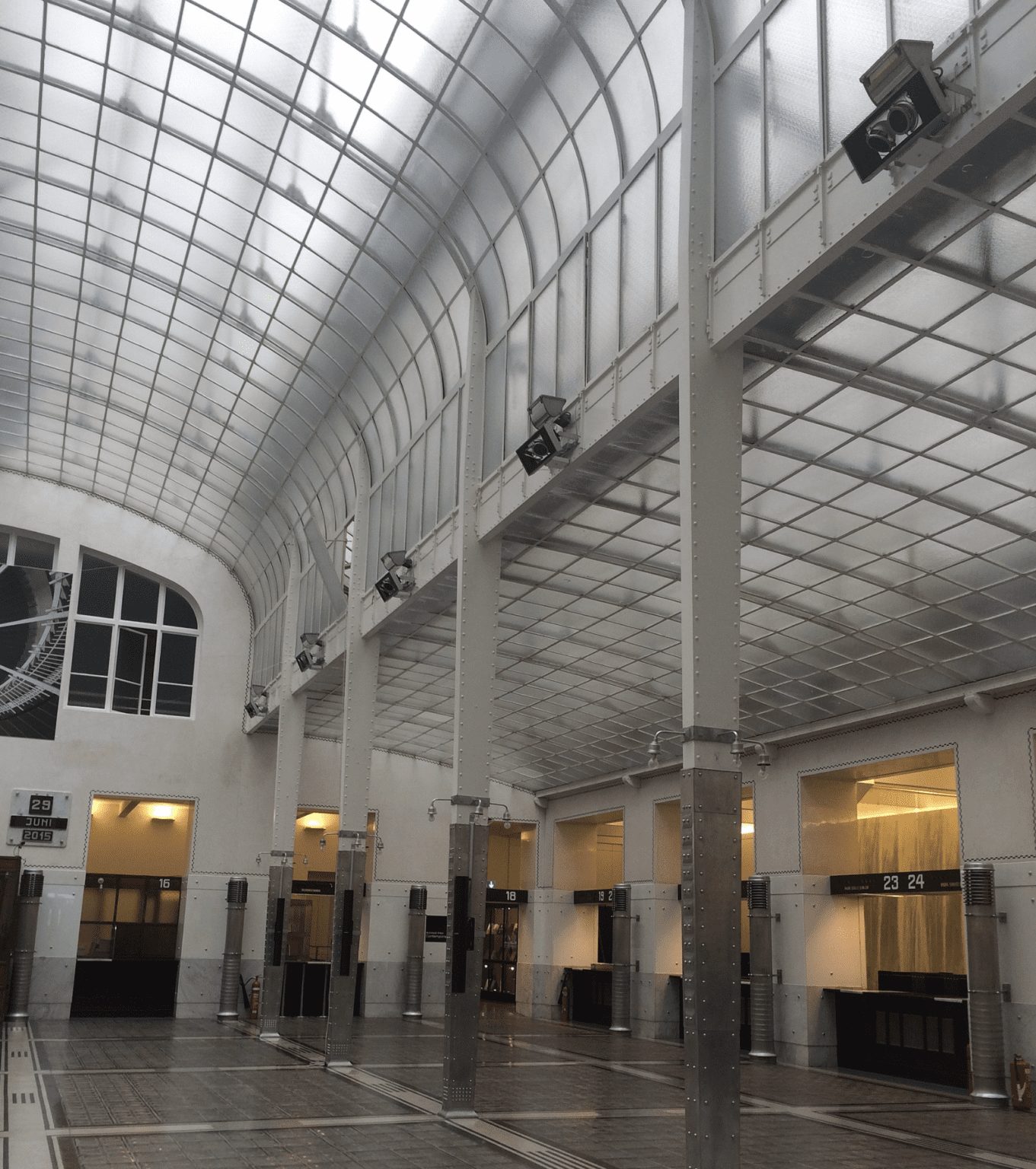 04 23 00 Glass Unit Masonry - ZeroDocs